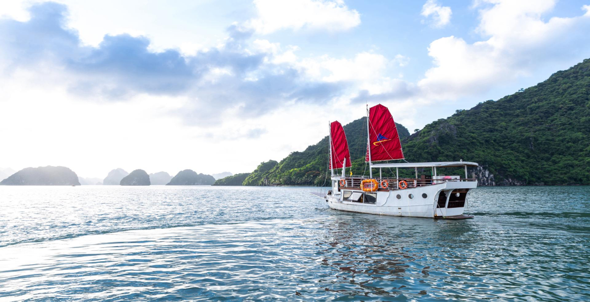 Private Day Cruise Amazing Sails Explorer Halong Bay | Vietnam Tour ...